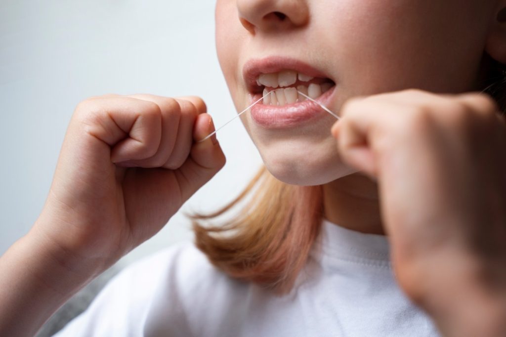 Recognizing Signs of Over Flossing (You're Doing It Wrong!) - Eastman ...
